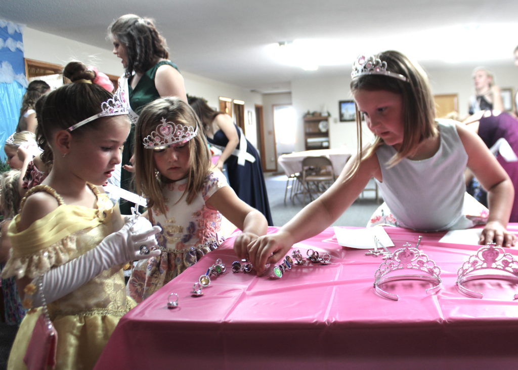 Milo Queen contest a sign of community - Hebron Journal Register